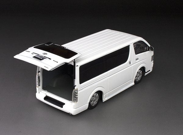 Sunstar 1:24 51011 Toyota H200 HiAce Van SuperGL – White – road2racemodels